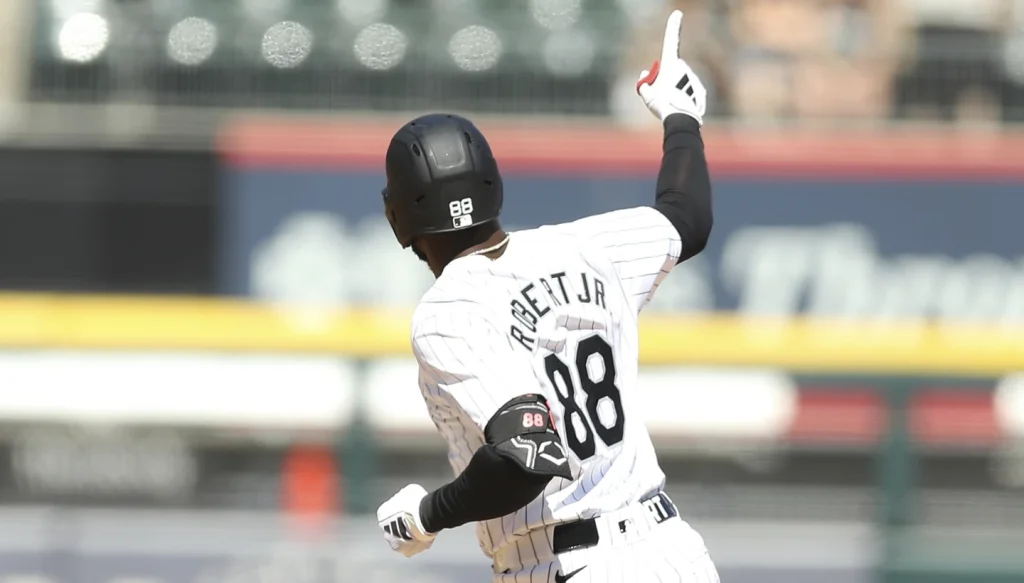 BREAKING NEWS: Robert hits an early home run, and backed by a strong ...